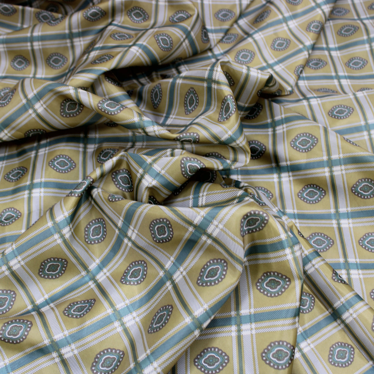 3 Metres Soft Satin Chequered Lining - 45" Wide - Green – Cut Price Fabrics